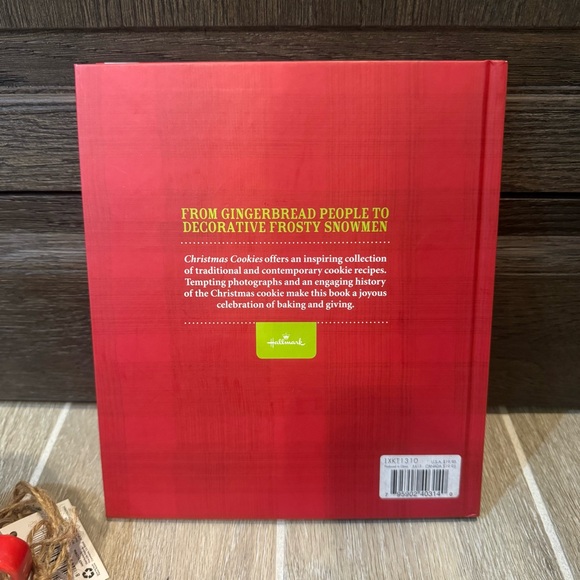 Hallmark | Kitchen | Hallmark Holiday Cookie Cookbook Recipes With ...